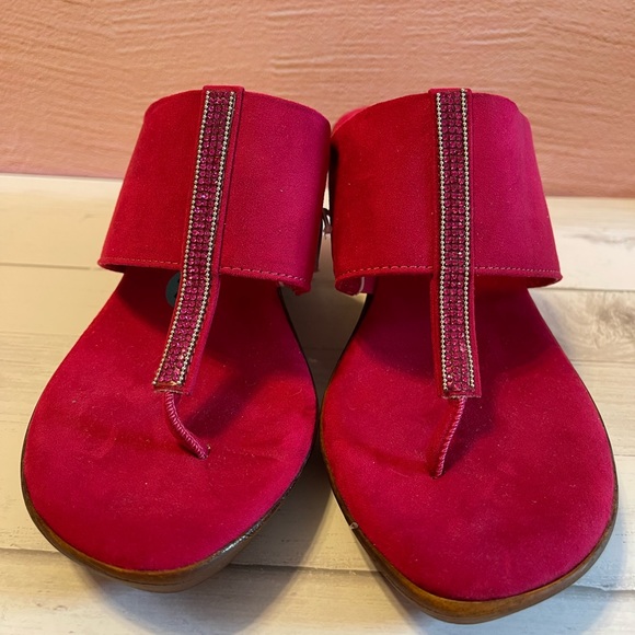 Contesa | Shoes | Contesa Italian Dark Pink Sandals Never Worn With ...